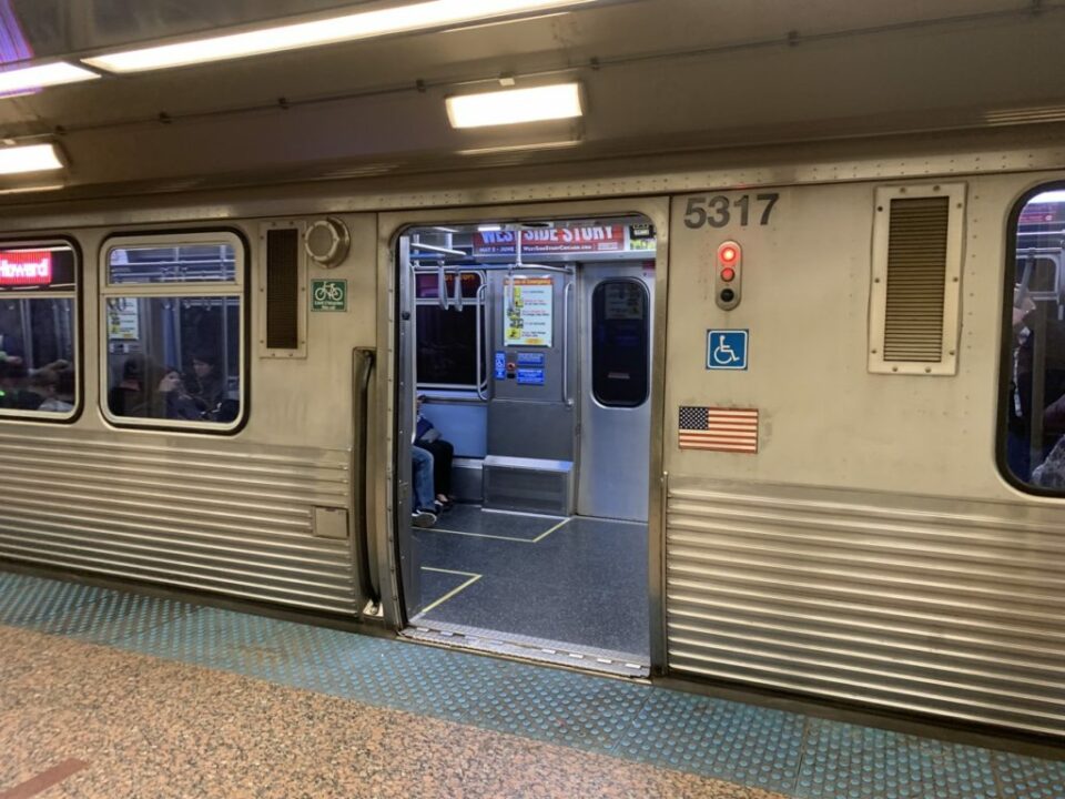 Guide to Riding Chicago's L Train System
