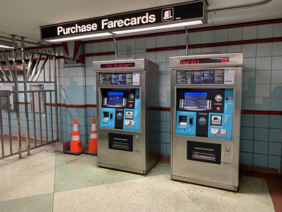 Guide to Riding Chicago's L Train System