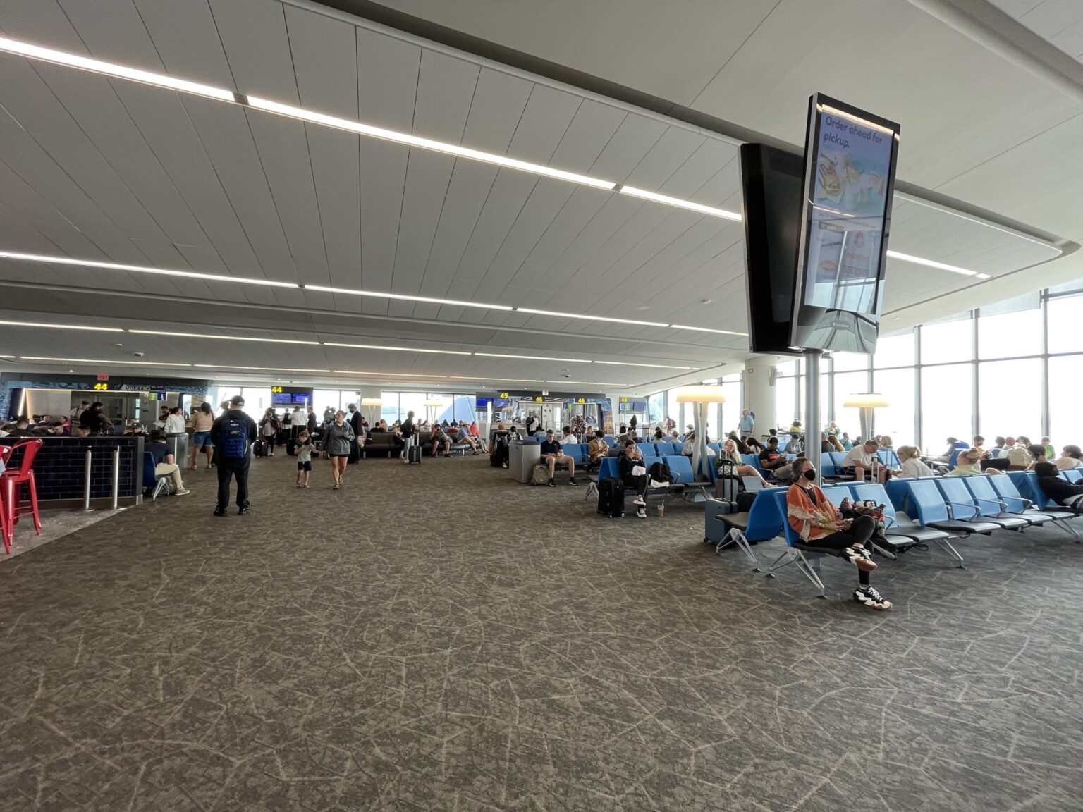 First Class in United Airlines A320 Review