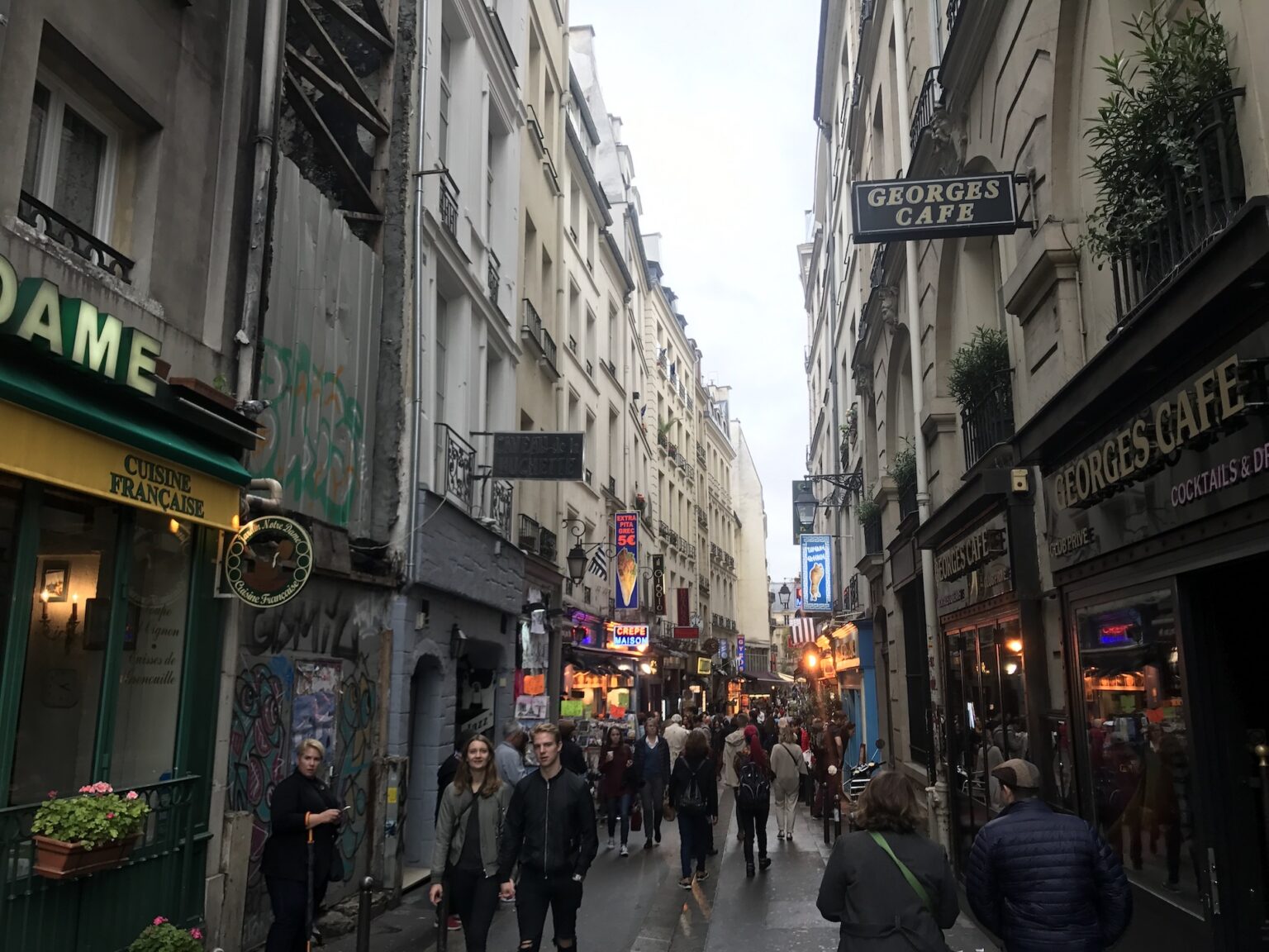 Walking in Paris — 5 perfect walks through Paris with maps