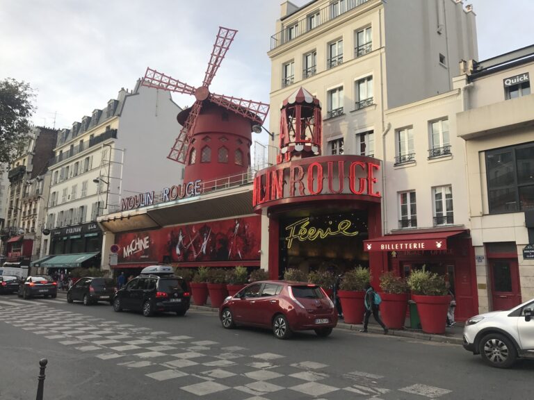 Walking in Paris — 5 perfect walks through Paris with maps