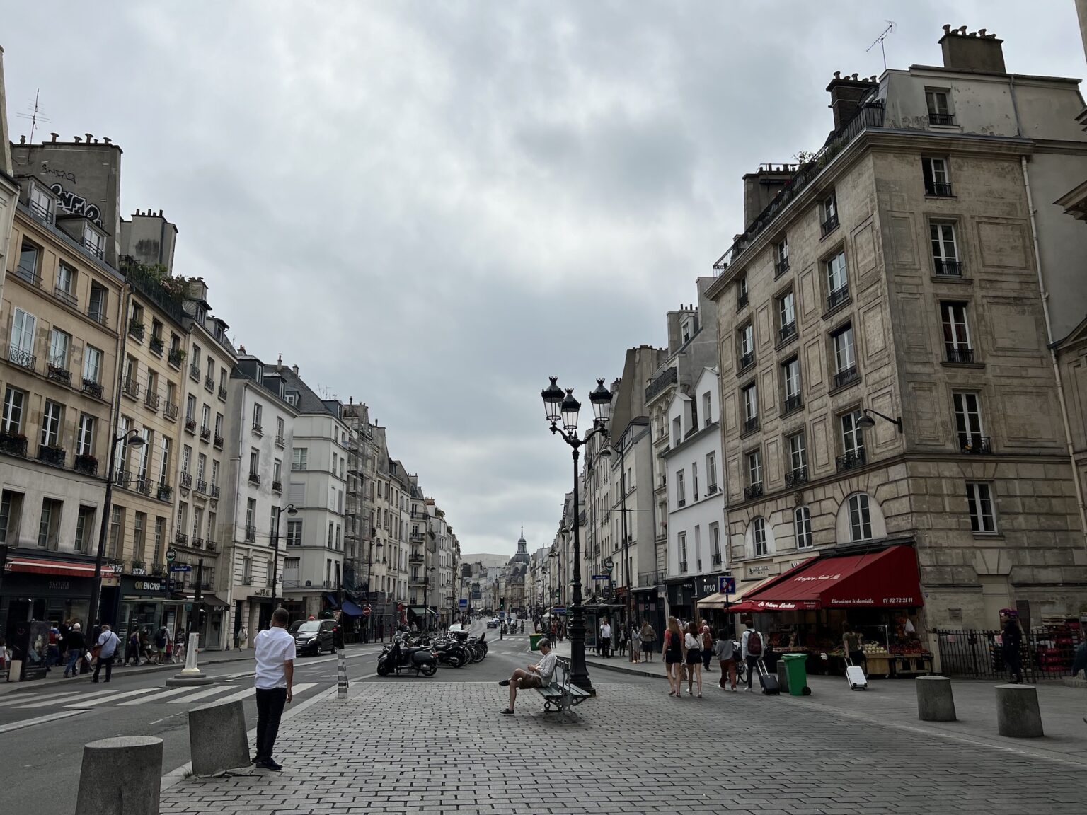 Walking in Paris — 5 perfect walks through Paris with maps