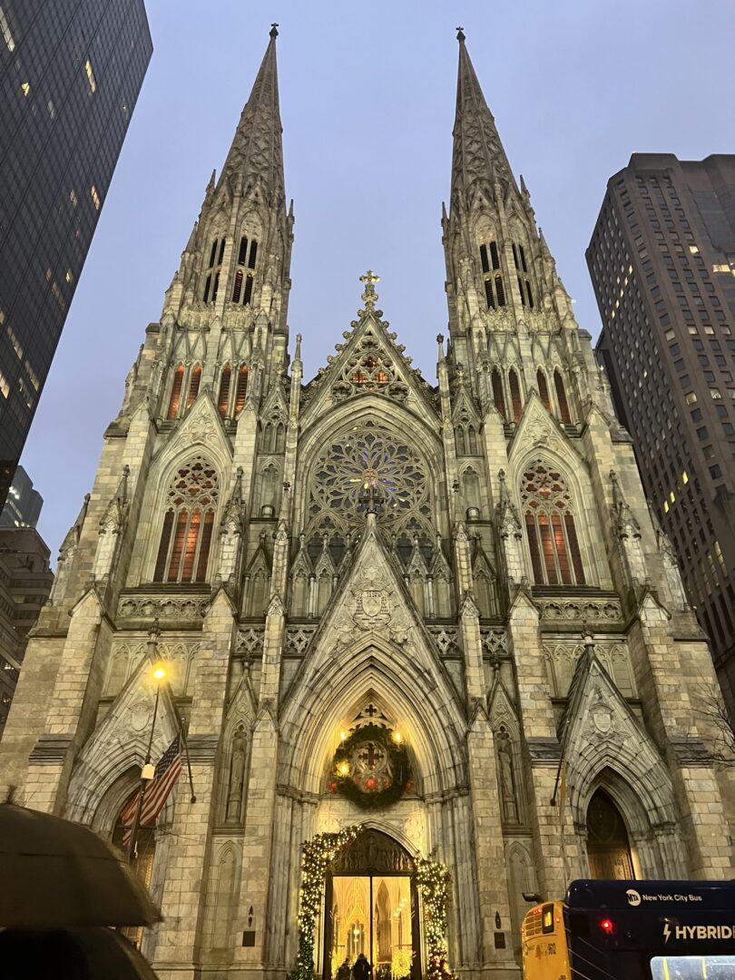 How to See the Saks Fifth Avenue Light Show in NYC — 2023