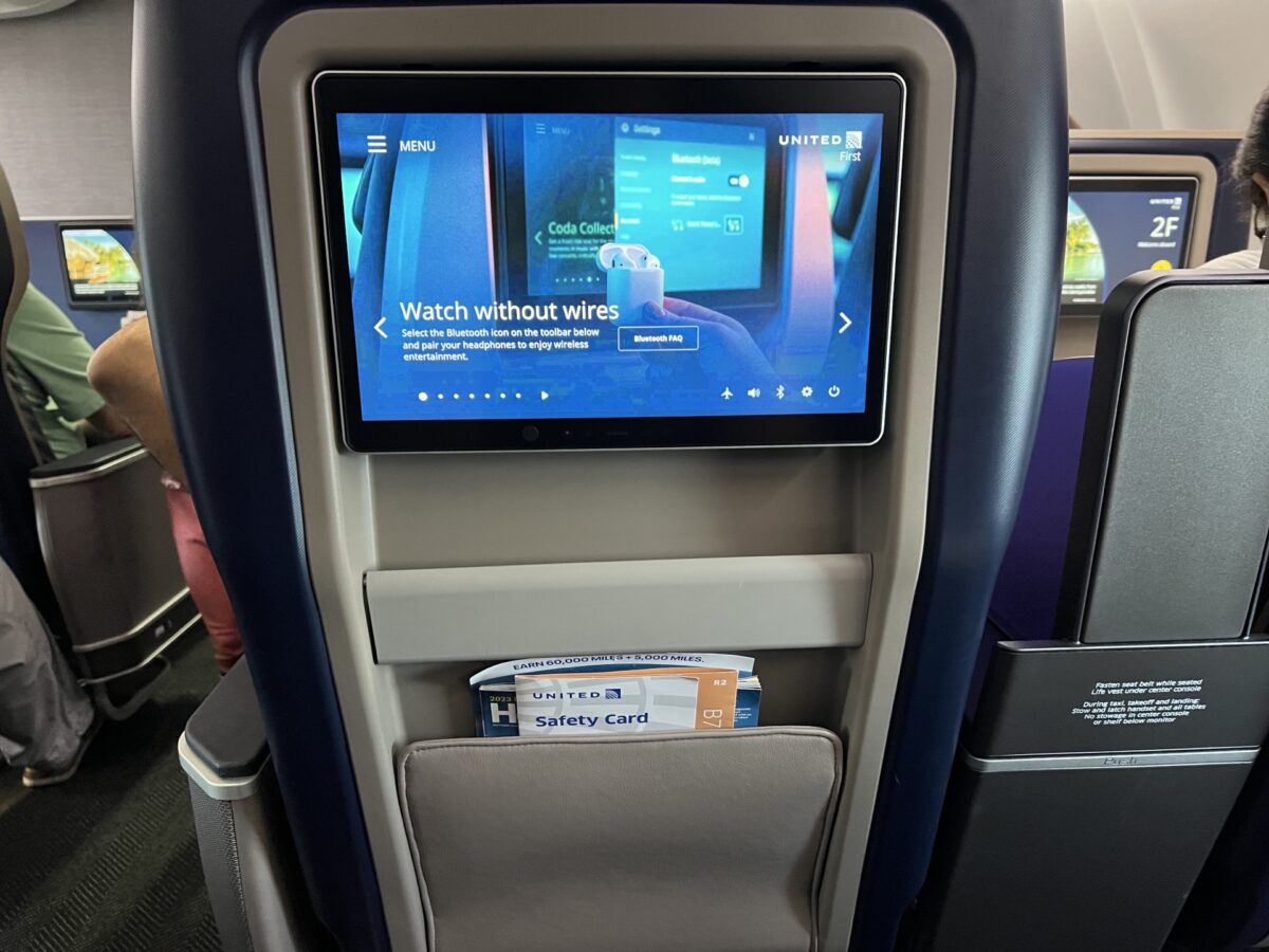 New United First Class Review — Chicago to NYC [2023]