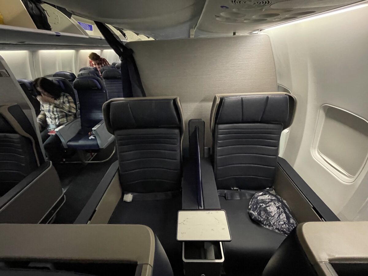 New United First Class Review — Chicago to NYC [2023]